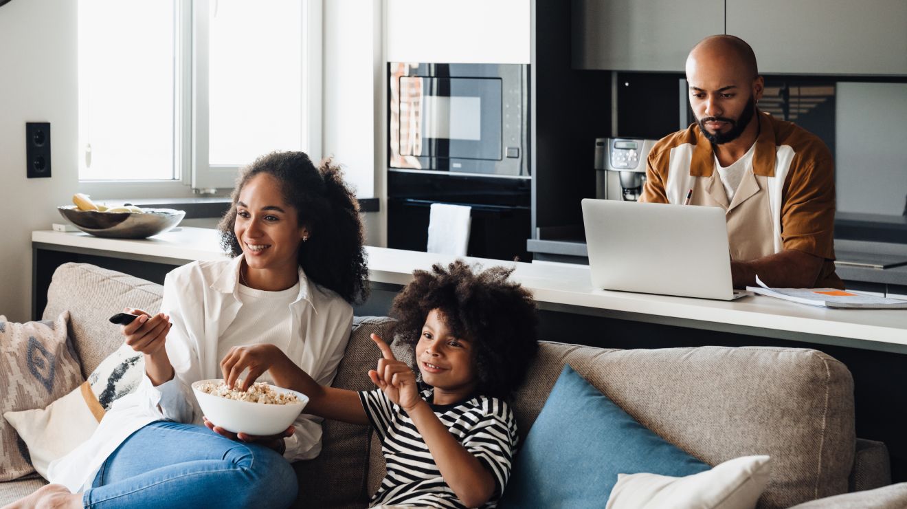 How Does 5G Home Internet Work? | T-Mobile 5G Home Internet